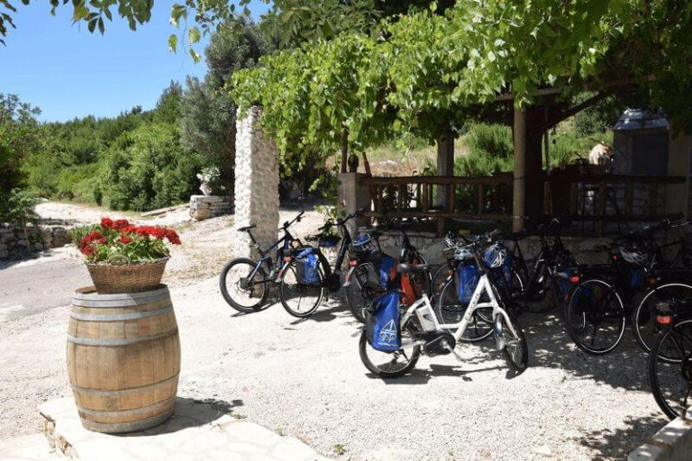Boat Bike Tour Dubrovnik - Split Through Scenic Islands