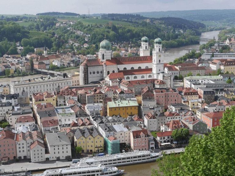 Boat Bike Tour Passau - Budapest: Cycling Along the Danube