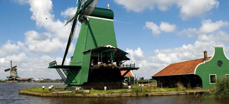 Boat and bike tour through North Holland | Boat Bike Tour