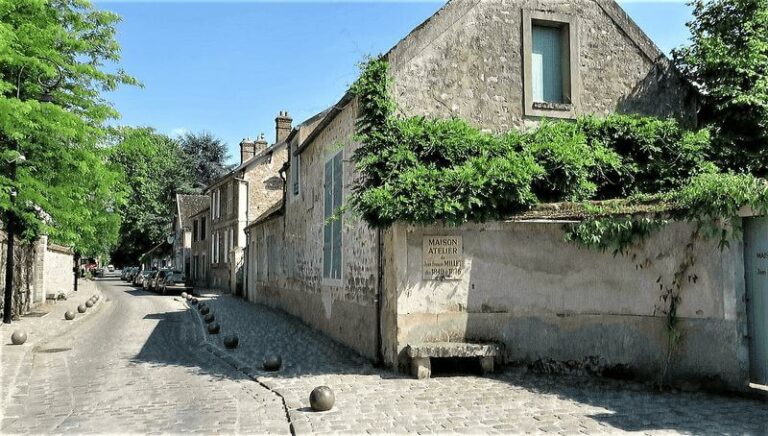 Paris - Montargis or Montargis - Paris | Boat Bike Tours