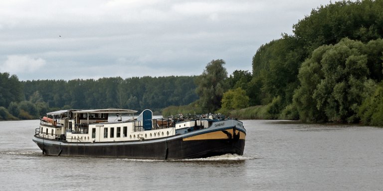 Barge vs riverboat – what's the difference? I Boat Bike Tours